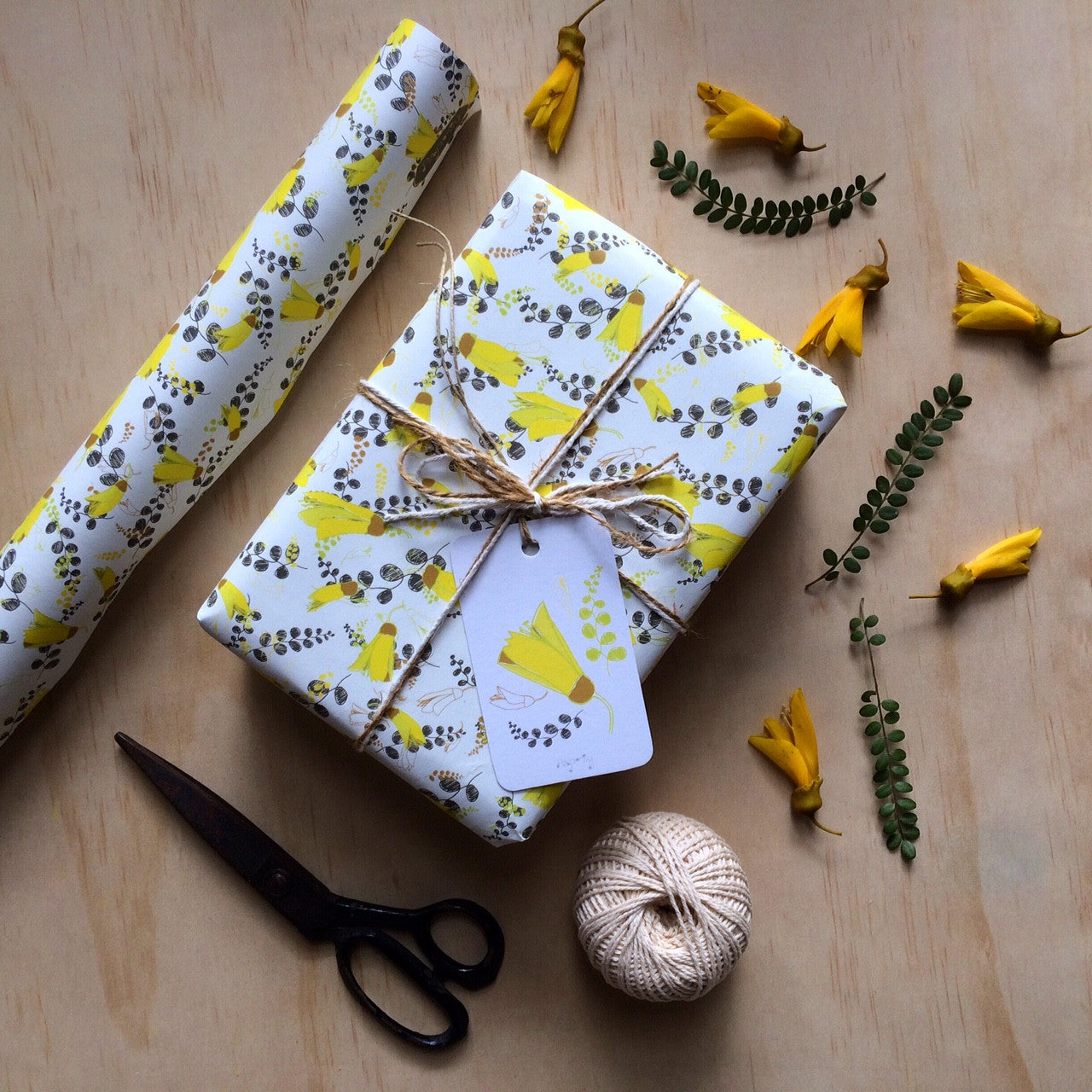Kowhai Gift Wrapping Paper – paprly